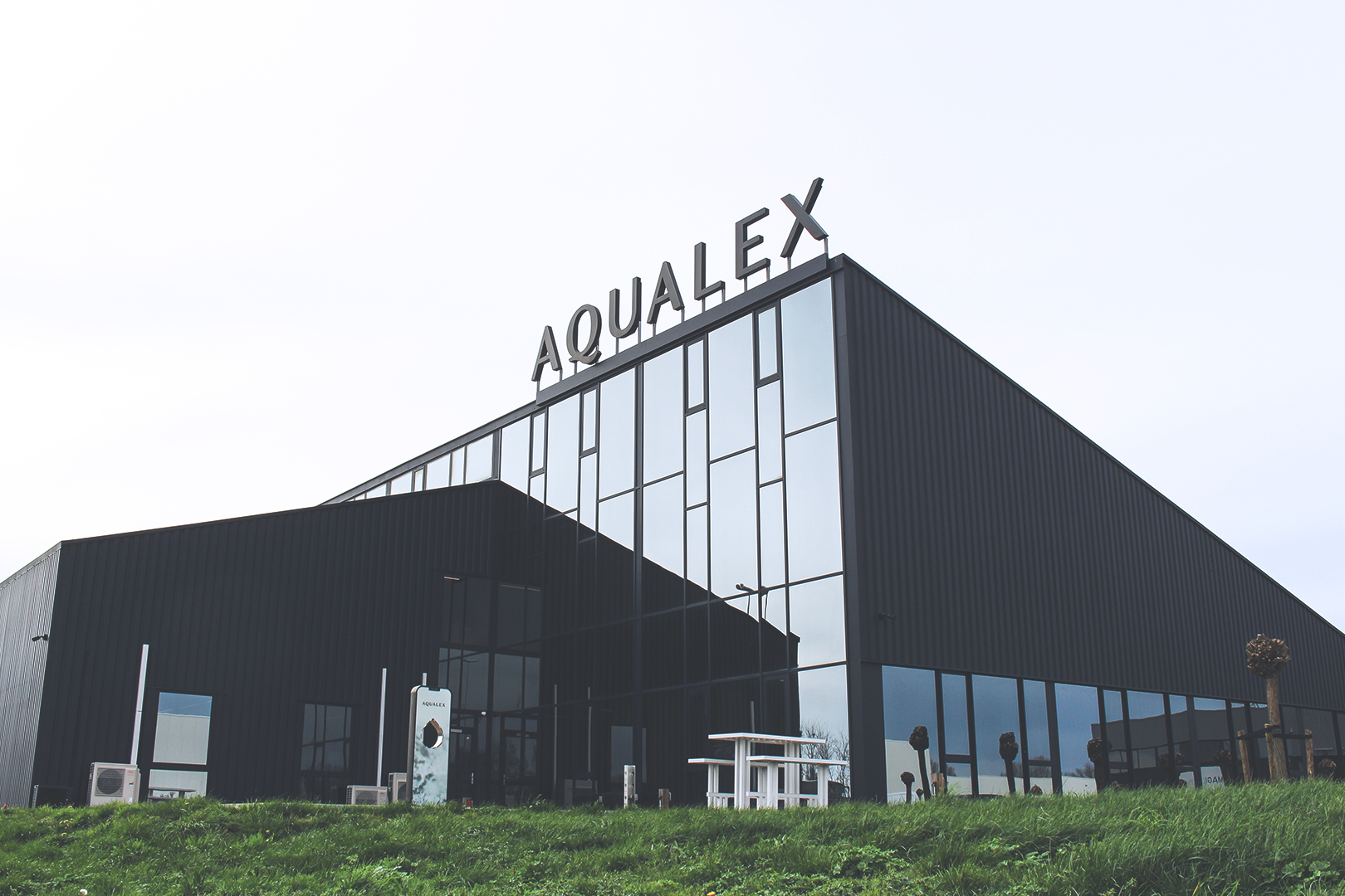 Samenwerking WAAK Inhouse Enclavewerk en AQUALEX | WAAK
